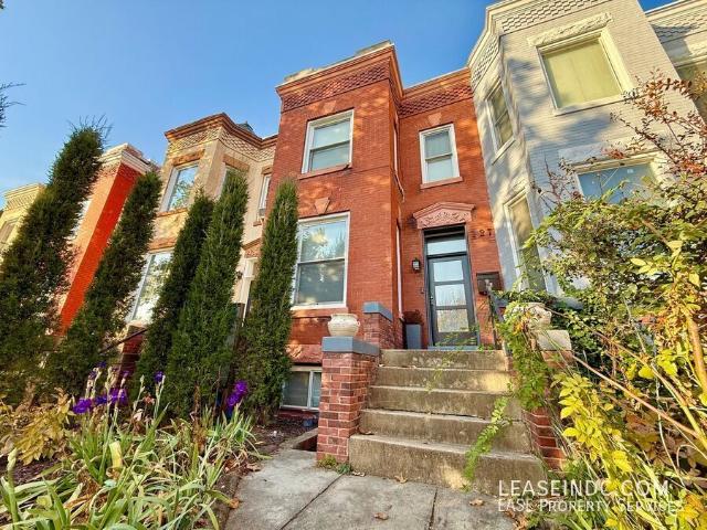 127 Adams Street NW, 2 beds, 1 full bath