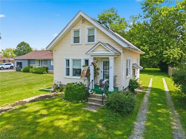 127 Avon Belden Rd, Avon Lake, OH 44012