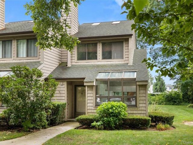 127 Beecher Avenue Ext, East Islip, NY 11730