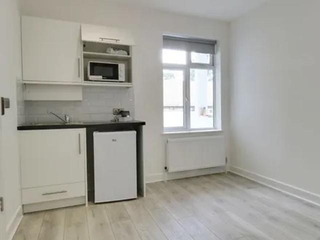 127 Bellegrove Road, Belle Grove, London, DA16 3QS, United Kingdom | Room for rent #166488017 | Rentberry