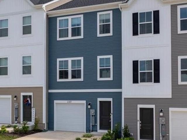 127 Brashear Ct, Martinsburg, WV 25403