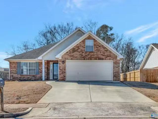 127 BREMERTON DR SW, HUNTSVILLE, AL 35824 Single Family Reside.