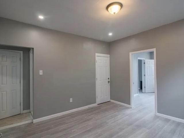 127 Brookwood St # 2
