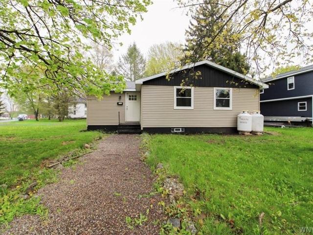 127 Brown St, Albion, NY 14411