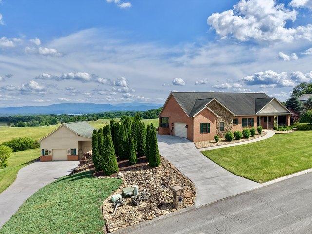 127 Golf View Blvd, Dandridge, TN 37725