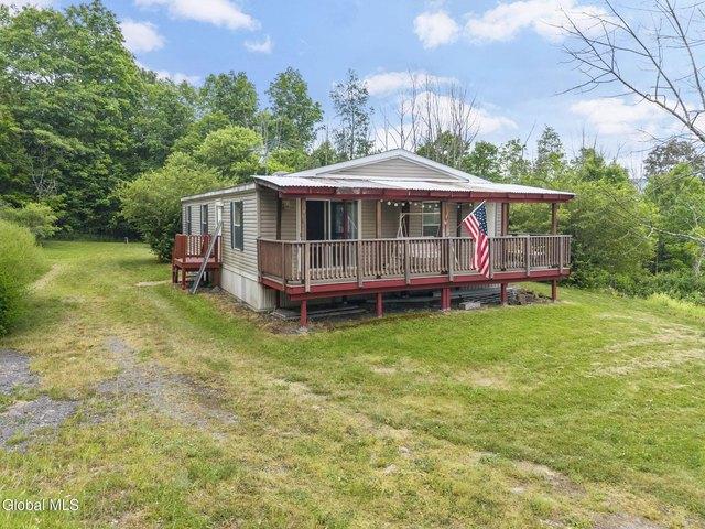 127 Grassy Rd, West Fulton, NY 12194