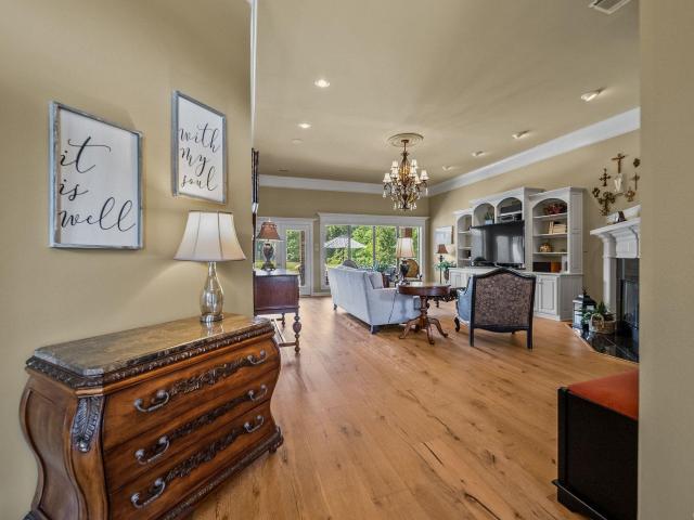 127 Grenoble Circle
