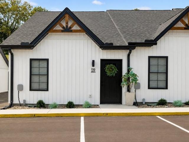 127 Deer Valley Dr E, Gordonsville, TN 38563
