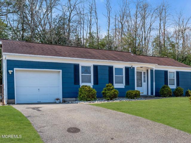 127 Driftwood Ln, Lanoka Harbor, NJ 08734 | MLS #22609 | Compass