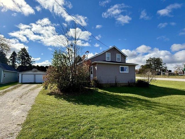 127 E 1st St, Waldo, WI 53093