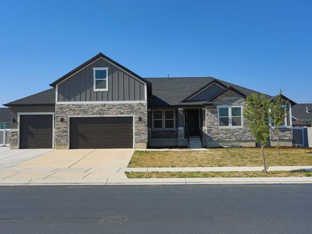 127 E Craner Peak Dr, Eagle Mountain, UT 84005