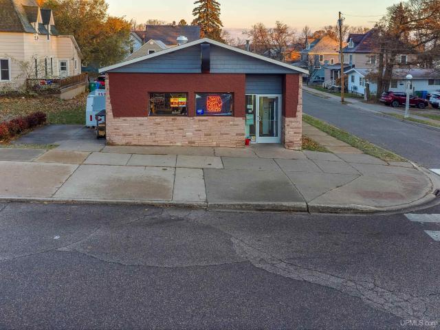 127 E Hewitt Avenue