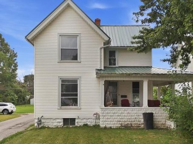 127 E High St, Fostoria, OH 44830