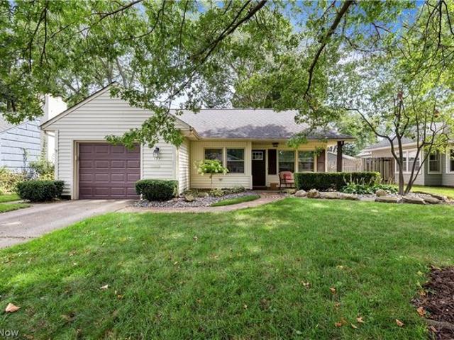 127 Edgewood Dr, Berea, OH 44017