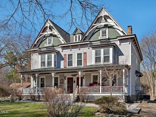 127 Font Grove Rd, Slingerlands, NY 12159