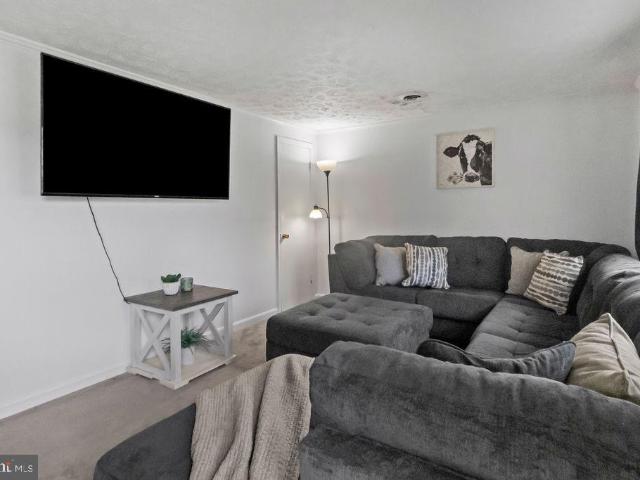 127 Fairfax Drive