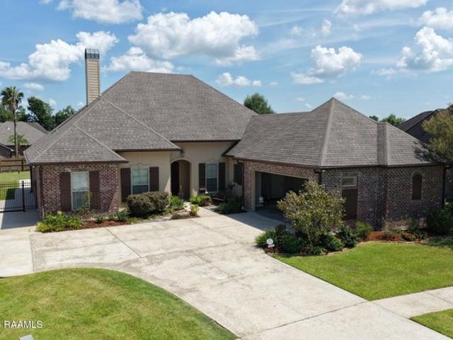 127 Fairgrounds Dr, Lafayette, LA 70503