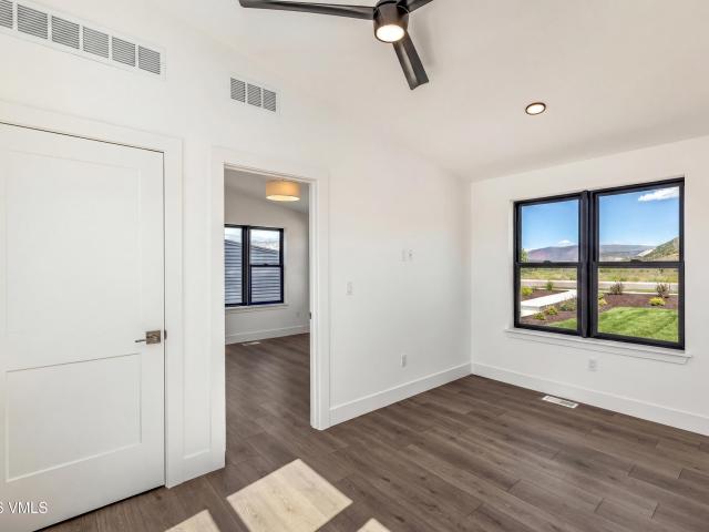 127 Kali Ln, Gypsum, CO 81637 | MLS #1010