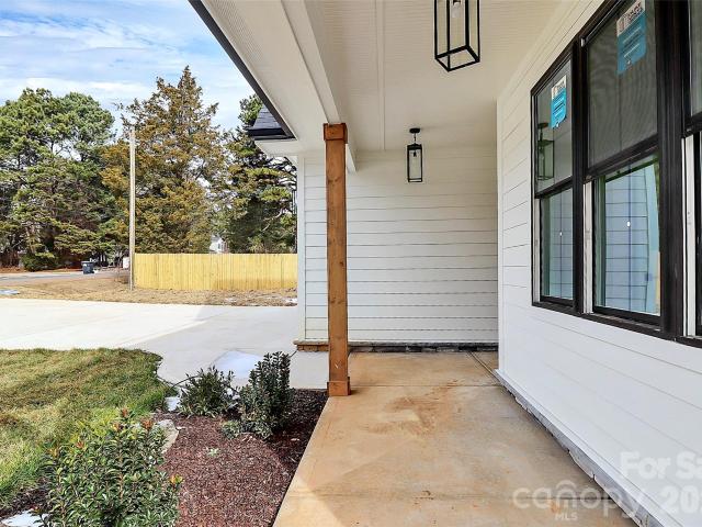 127 Hazelton Loop