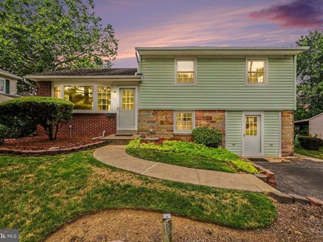 127 Henry Rd, Enola, PA 17025