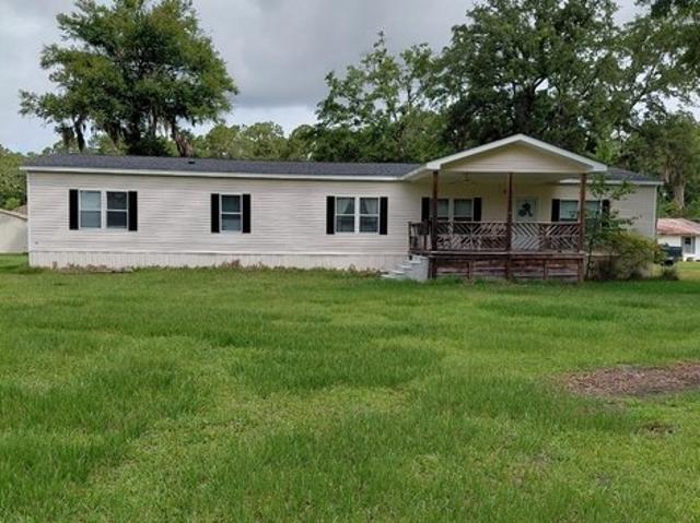 127 Hickory Bluff Dr, Waverly, GA 31565