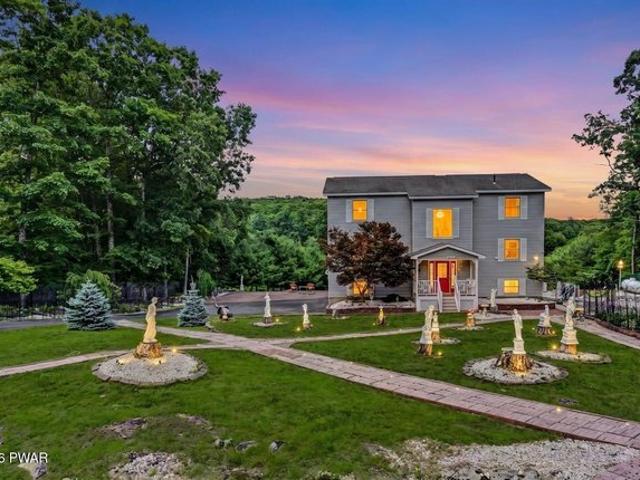 127 High Meadow Dr, Milford, PA 18337