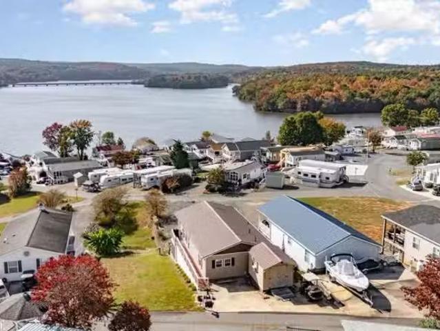 127 Lake View Dr, New London, NC 28127 MLS 1161360
