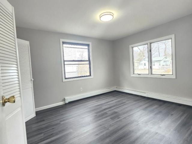127 Lake Hiawatha Blvd