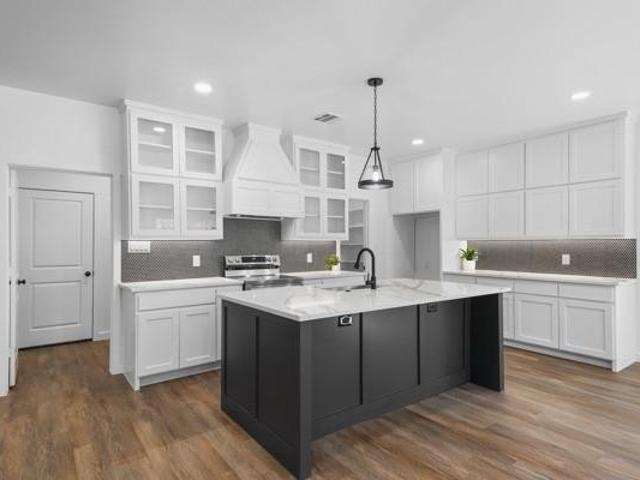 127 Lakeview Dr, Trinidad, TX 75163
