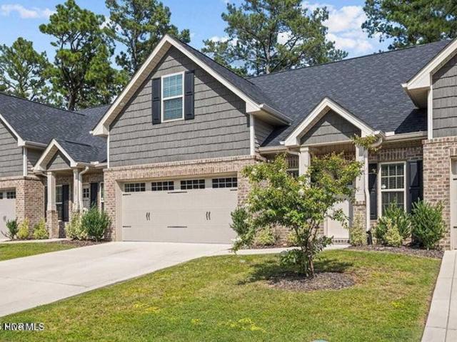 127 Lark Dr, West End, NC 27376