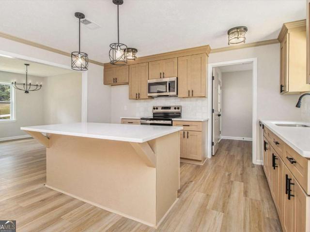 127 Lee Road