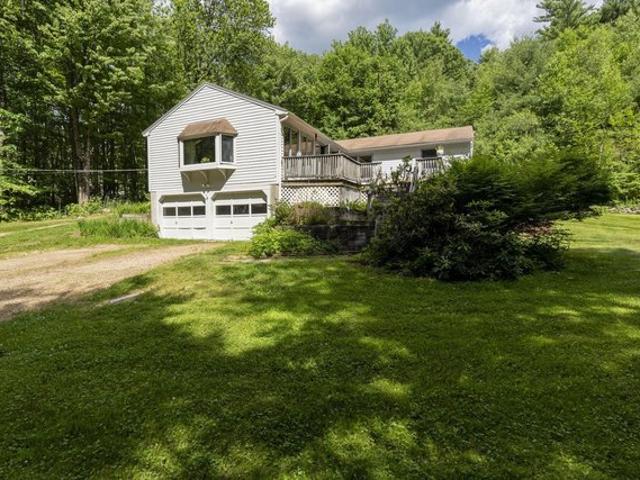 127 Mountain Rd, Deerfield, NH 03037