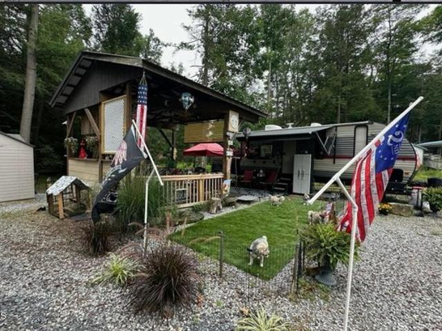 127 Magnolia Cir, Flinton, PA 16640