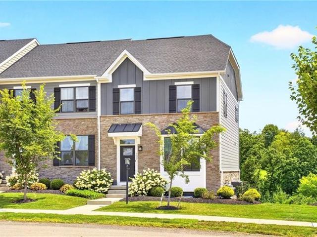127 Marketplace Ave, Coraopolis, PA 15108