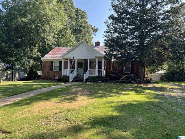 127 Meadow Ln, Trussville, AL 35173