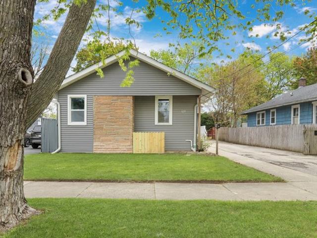 127 N Victory St, Waukegan, IL 60085