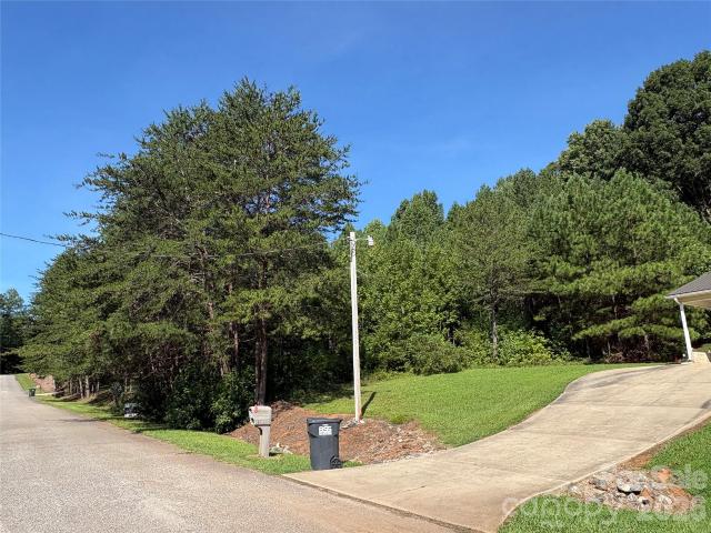 127 S Yadkin River Road