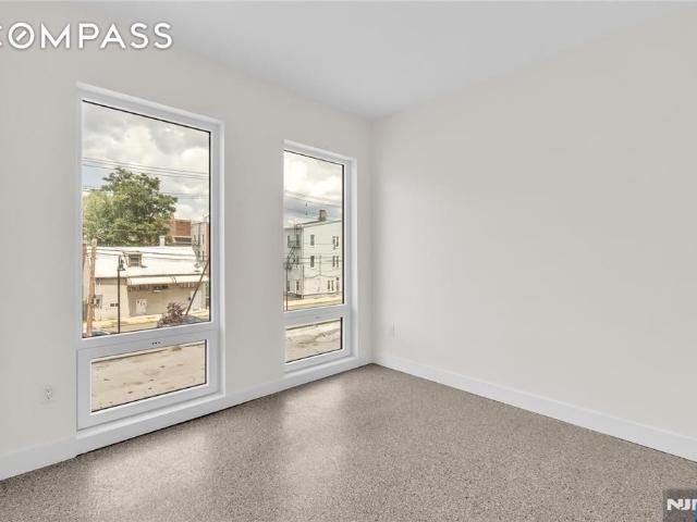 127 South St 201, Passaic, NJ