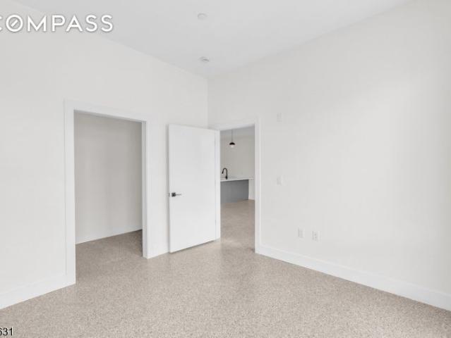 127 South St 201, Passaic, NJ