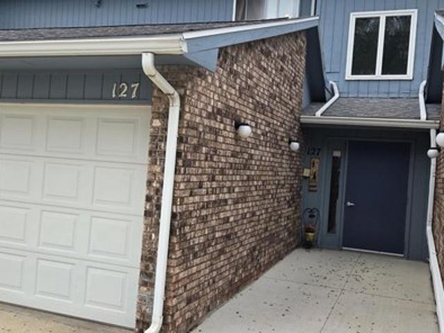 127 Southbrooke Dr Apt 5, Waterloo, IA 50702