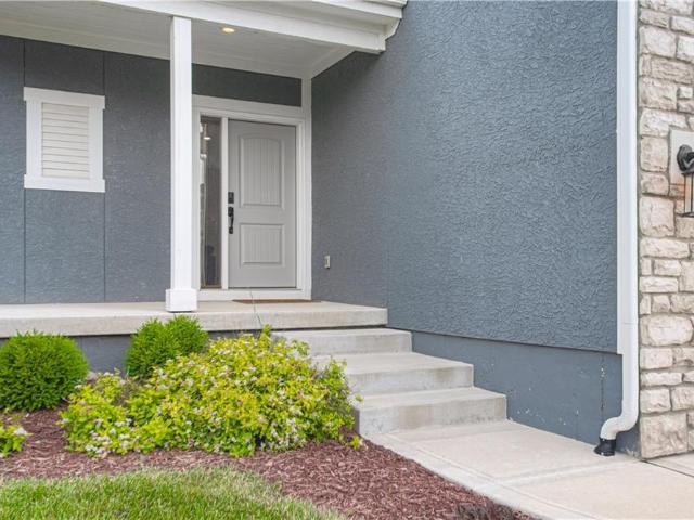 127 SE Briar Valley Lane