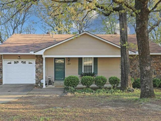 127 Point West Cir, Little Rock, AR 72211