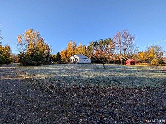 127 Panick Rd, Iron River, MI 49935