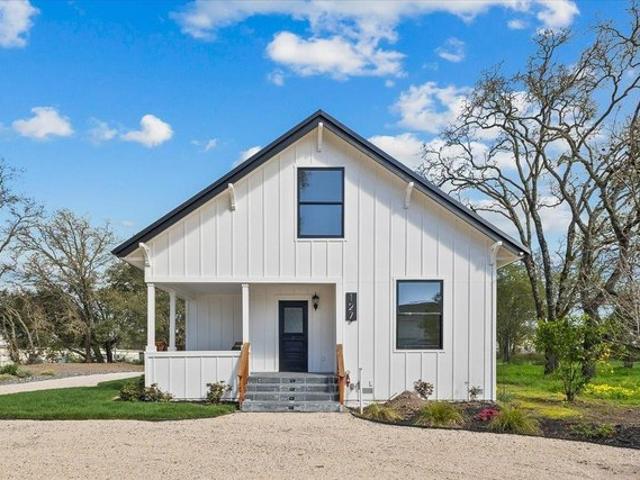 127 Pleasant Ave, Santa Rosa, CA 95403
