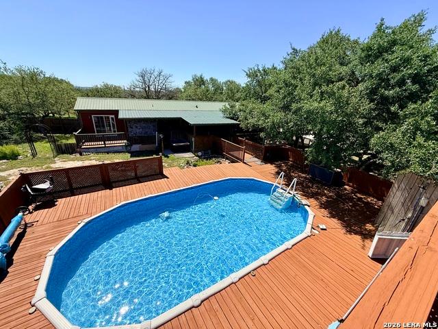 127 Private Road 1518