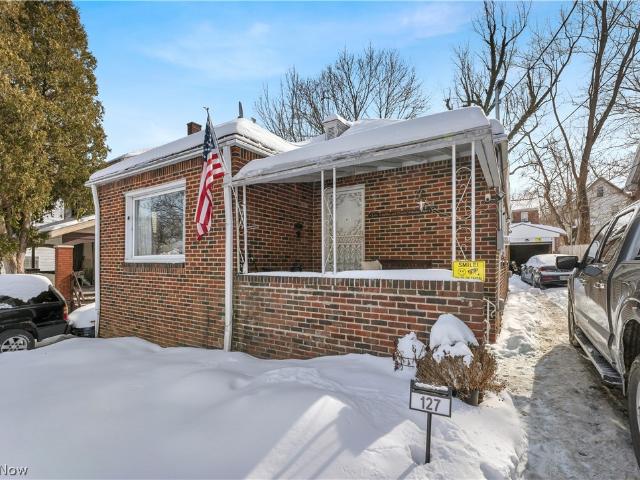 127 Roslyn Drive
