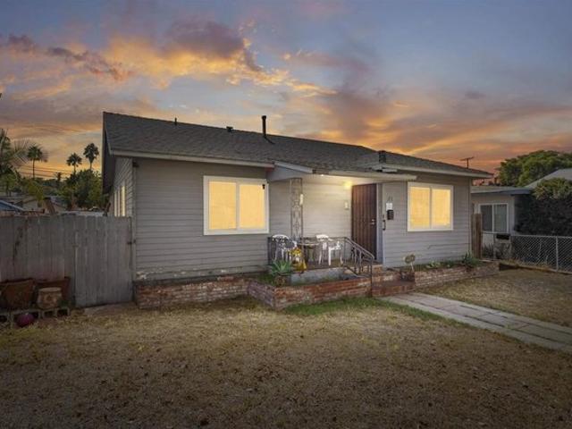 127 W 5th Ave, Escondido, CA 92025