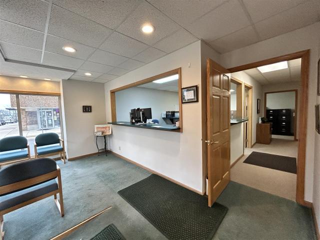 127 W Chicago Road