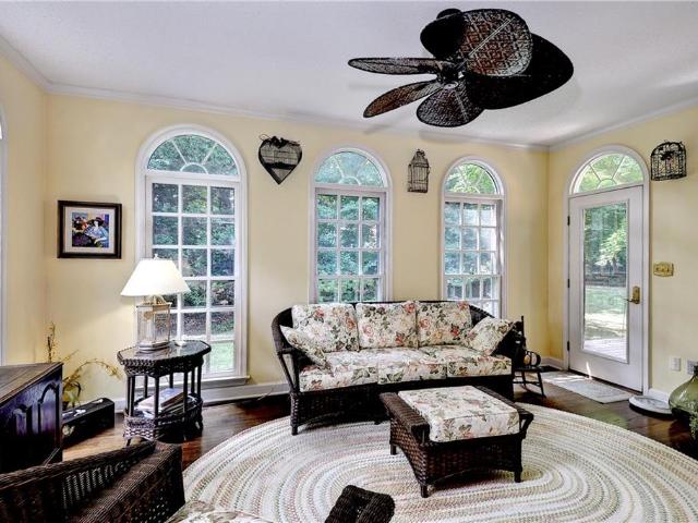 127 Woodmere CT