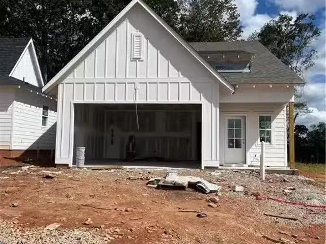 127 WOODLAND LANE, OPELIKA, AL 36801